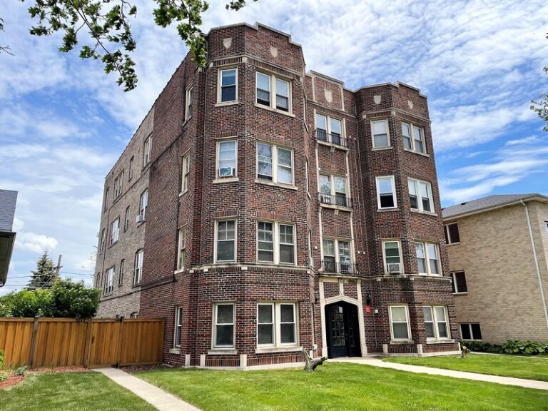 AIA | 7 Units Berwyn, Illinois Western Suburb of Chicago